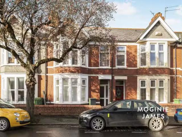 4 bedroom terraced house for rent in Clodien Avenue, Heath, Ca.