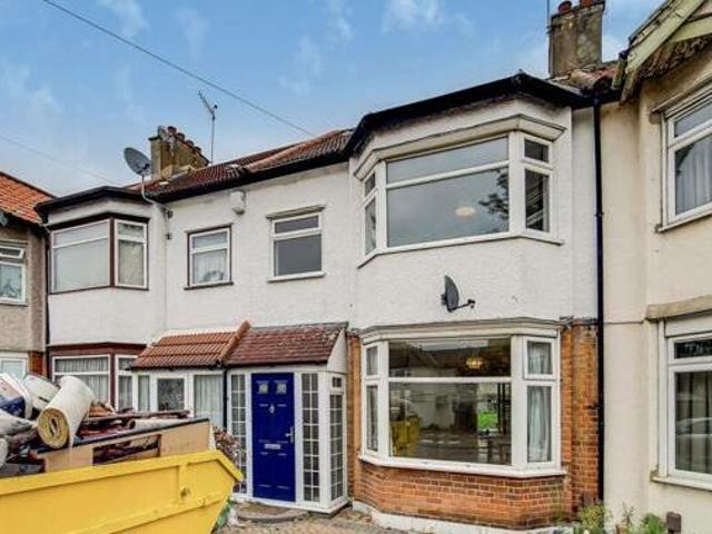 4 Bedroom Terraced House For Rent In Cranbrook, Ilford