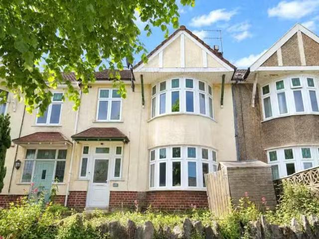 4 bedroom terraced house for rent in Cranbrook Road, Bristol.