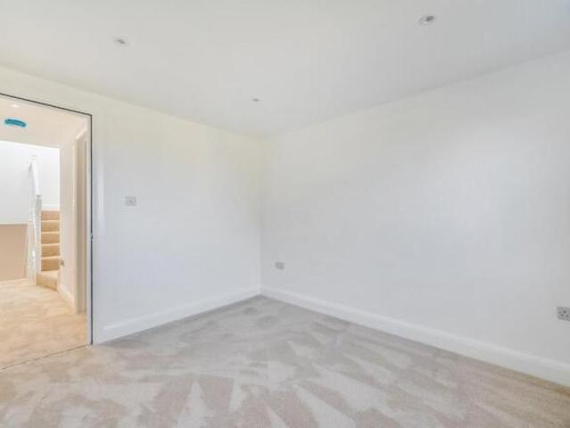 4 bedroom terraced house for rent in Crebor Street, East Dulwich, London, SE22