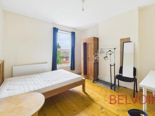 4 bedroom terraced house for rent in Cromwell Street, Nottingham, NG7