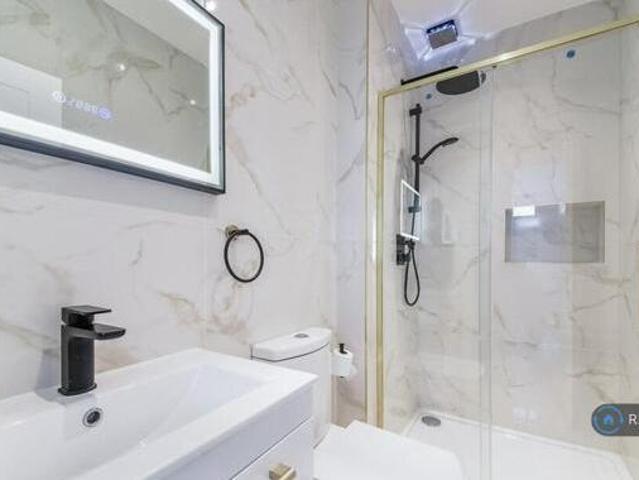 4 Bedroom Terraced House For Rent In Croydon