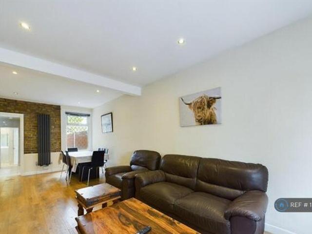 4 Bedroom Terraced House For Rent In Croydon