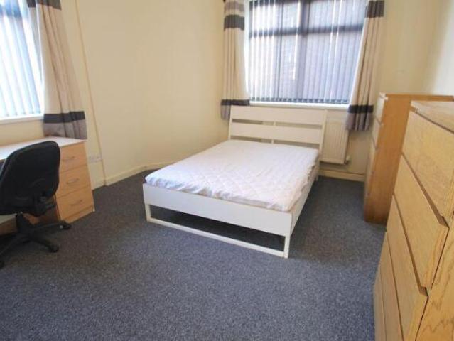 4 bedroom terraced house for rent in Cyfarthfa Street, Cardiff, CF24
