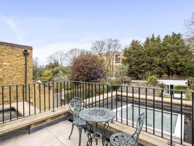 4 bedroom terraced house for rent in Abbeville Road, London, SW4