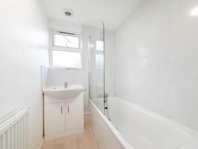 4 bedroom terraced house for rent in Aberdeen Road, Dollis Hill, NW10