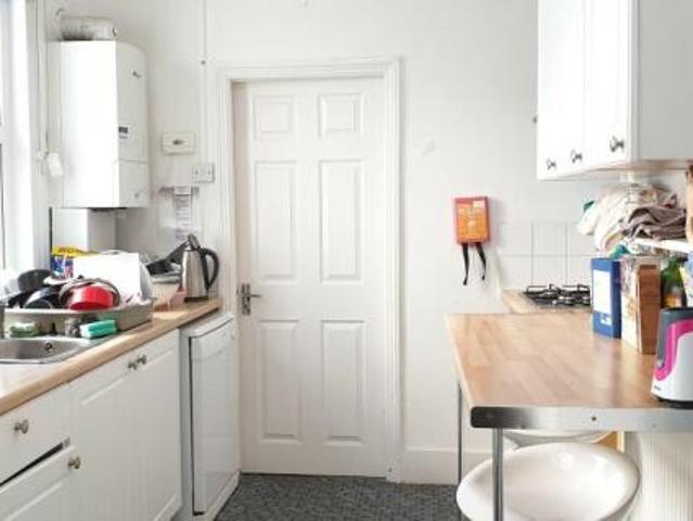 4 bedroom terraced house for rent in Abingdon Road, Plymouth, PL4