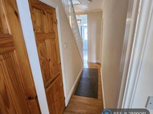 4 bedroom terraced house for rent in Adelaide Road, London, E10