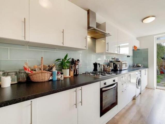 4 bedroom terraced house for rent in Adolphus Street, London, SE8