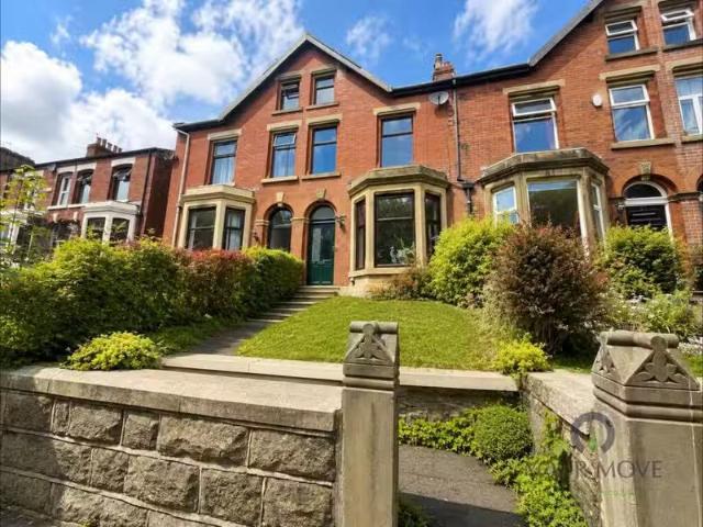 4 bedroom terraced house for rent in Alexandra Road, Blackburn.