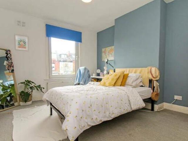 4 bedroom terraced house for rent in ALL BILLS INCLUDED St Anns Avenue LS4