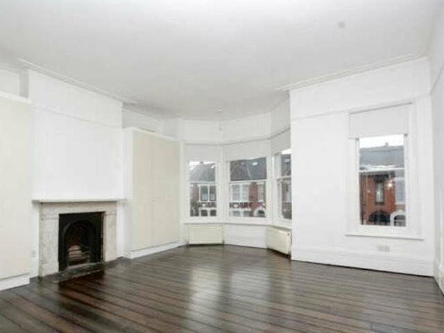 4 bedroom terraced house for rent in Allerton Road Stoke Newington London N16