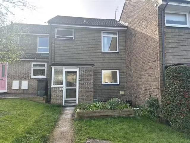 4 bedroom terraced house for rent in Arthur Close, Farnham, Un.