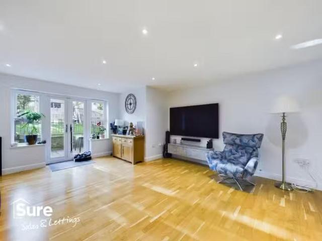 4 bedroom terraced house for rent in Aston Close, Hemel Hempst.