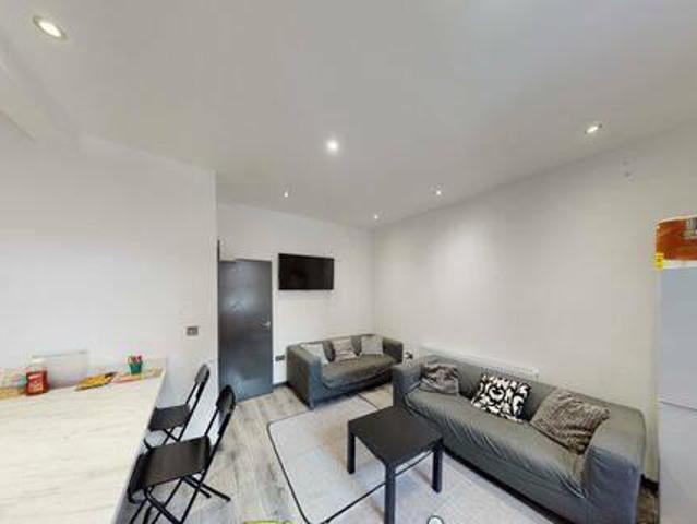 4 bedroom terraced house for rent in Autumn Street Hyde Park Leeds LS6
