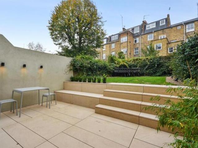 4 bedroom terraced house for rent in Aynhoe Road, Brook Green, W14