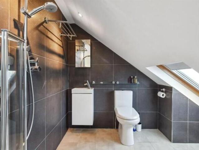 4 bedroom terraced house for rent in Bourne Road, London, N8
