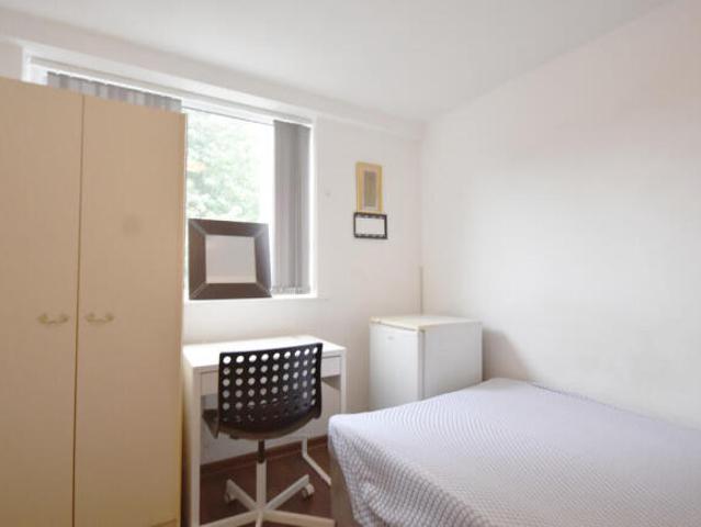 4 bedroom terraced house for rent in Bolingbroke Road, Stoke, Coventry, CV3 1AP, CV3