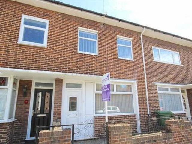 4 bedroom terraced house for rent in Bath Road Southsea PO4