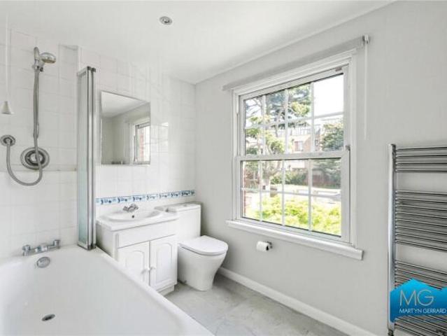 4 bedroom terraced house for rent in Baxendale, Whetstone, London, N20