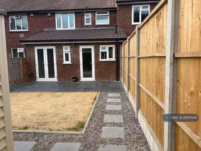 4 bedroom terraced house for rent in Bain Avenue, Camberley, G.