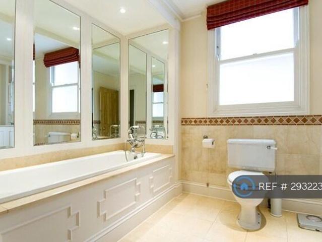 4 bedroom terraced house for rent in Bangalore Street, London, SW15