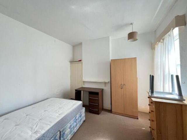 4 bedroom terraced house for rent in Barclay Street, West End, Leicester, LE3