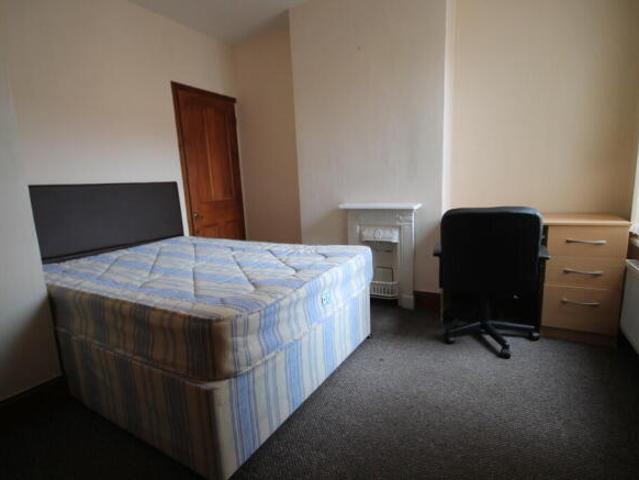 4 bedroom terraced house for rent in Barclay Street, West End, Leicester LE3