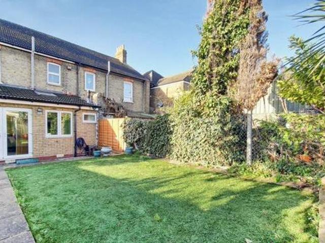 4 Bedroom Terraced House For Rent In Barking