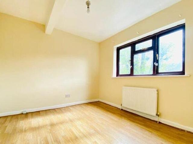 4 Bedroom Terraced House For Rent In Barking