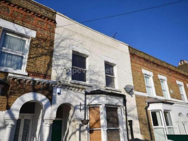4 bedroom terraced house for rent in Barnwell Road, Brixton SW2