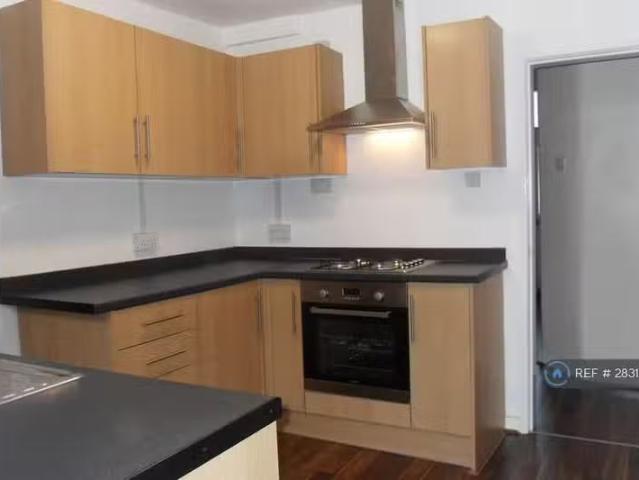4 bedroom terraced house for rent in Barrington Road, Liverpoo.