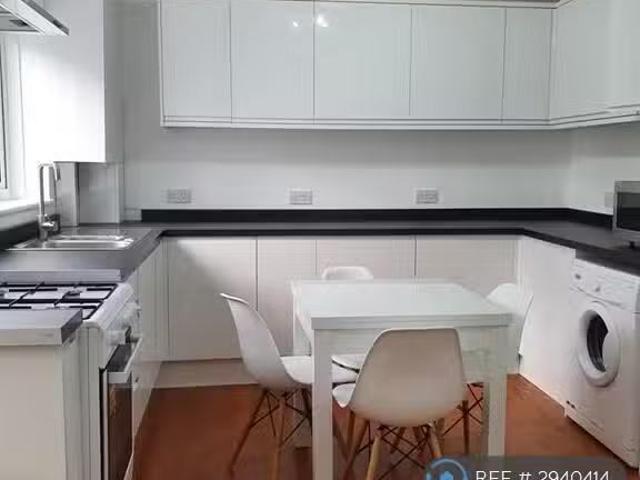 4 bedroom terraced house for rent in Bevendean Crescent, Brigh.