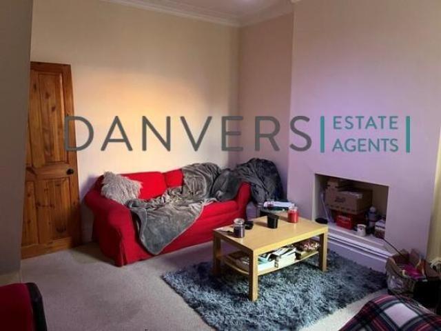 4 bedroom terraced house for rent in Beaconsfield Road, Leicester, LE3