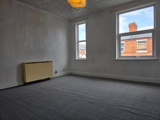4 bedroom terraced house for rent in Beaconsfield Street, Nottingham, NG7