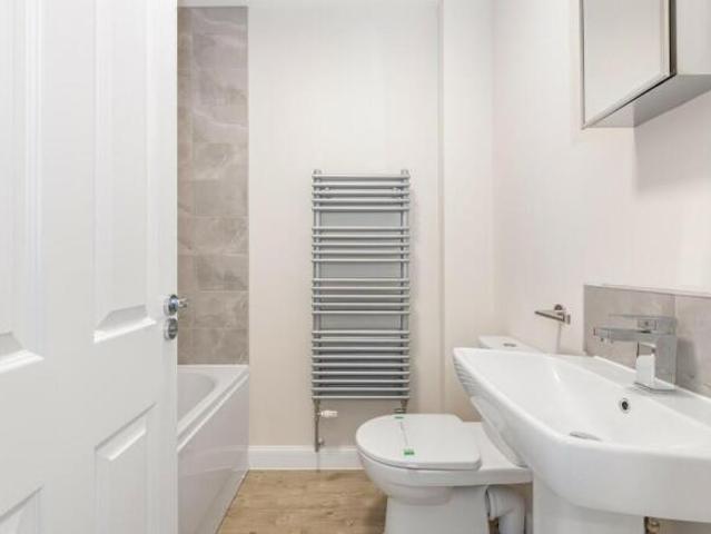 4 bedroom terraced house for rent in Bearsden Avenue, Cambridge, Cambridgeshire, CB3