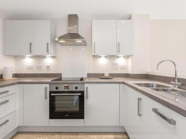 4 bedroom terraced house for rent in Bearsden Avenue, Cambridge, Cambridgeshire, CB3