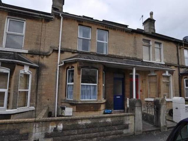 4 bedroom terraced house for rent in BECKHAMPTON ROAD Bath BA2