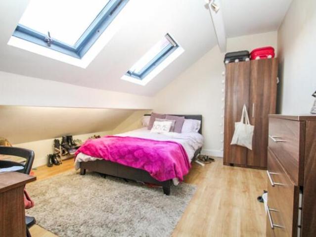4 bedroom terraced house for rent in Beechwood Road, Burley, Leeds, West Yorkshire, LS4
