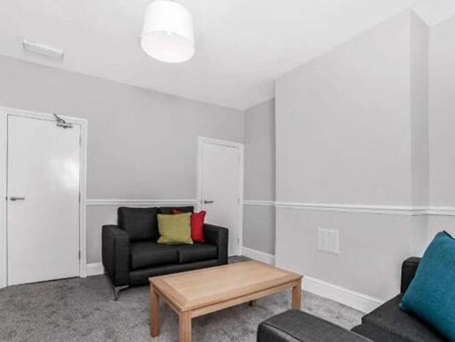 4 Bedroom Terraced House For Rent In Beeston, Nottingham