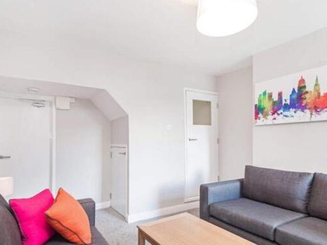 4 Bedroom Terraced House For Rent In Beeston, Nottingham