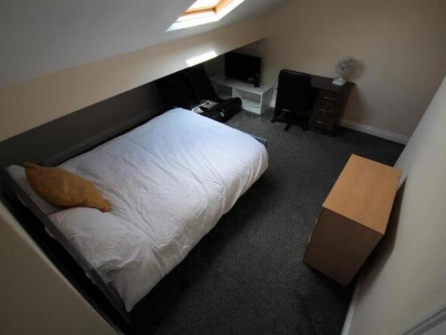 4 bedroom terraced house for rent in Bentley Grove, Meanwood, Leeds, West Yorkshire, LS6