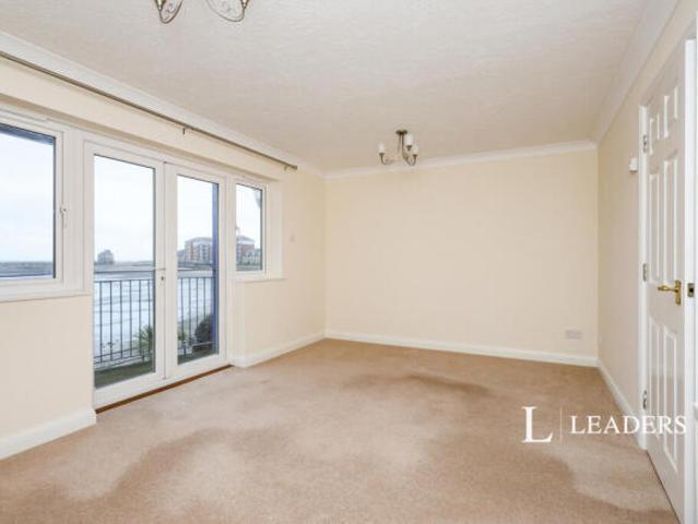 4 bedroom terraced house for rent in Bermuda Place, Eastbourne, East Sussex, BN23