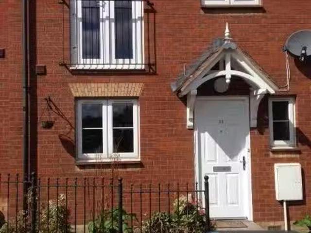 4 bedroom terraced house for rent in Bishops Drive, Crediton.