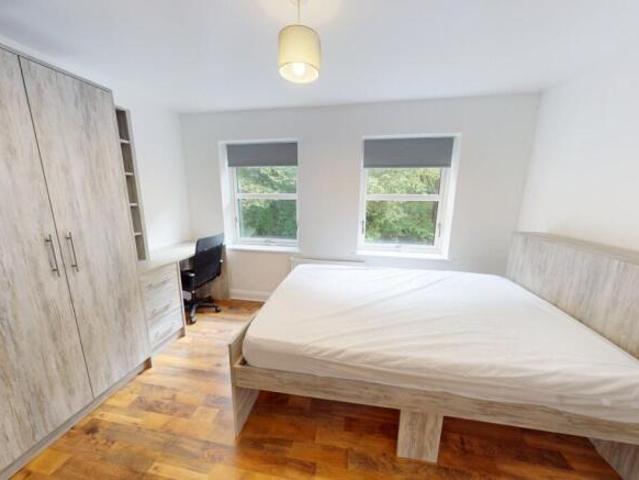 4 bedroom terraced house for rent in Blue Fox Close, Leicester, LE3