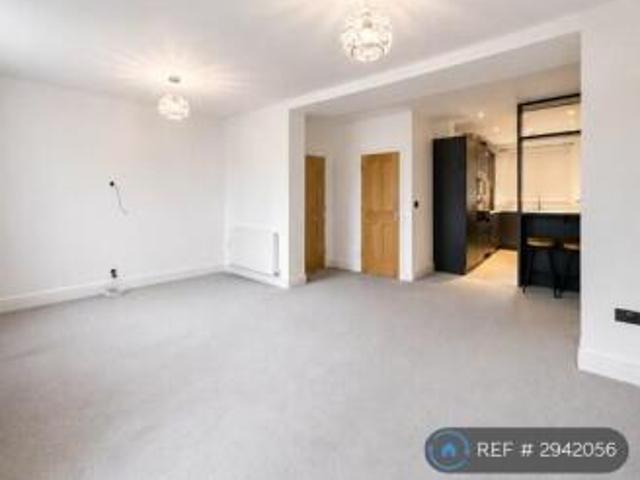 4 bedroom terraced house for rent in Bloomesbury Avenue, Manchester, M20