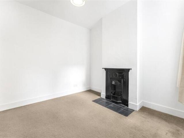 4 bedroom terraced house for rent in Blondin Street, London, E3
