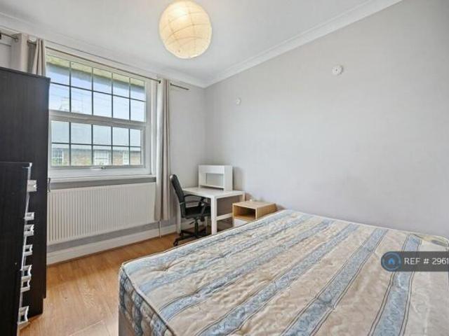 4 bedroom terraced house for rent in Braybrook Street, London, W12