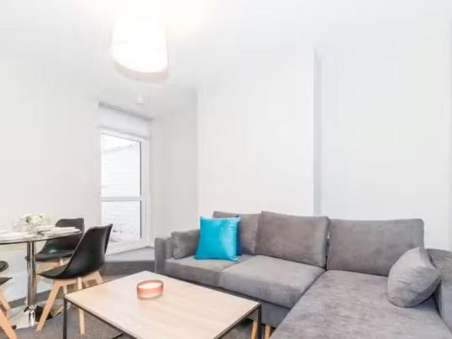 4 bedroom terraced house for rent in Brislington, Winchester R.