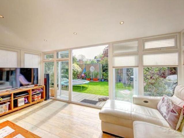 4 bedroom terraced house for rent in Broom Lock, Teddington, TW11